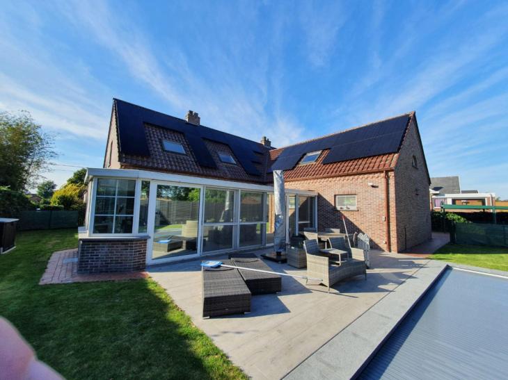 Zonnepanelen voor jouw woning of bedrijf | Dotronix